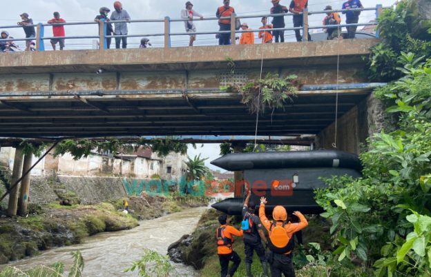 Banjir di Jember Gerus Tanah Pemakaman, Sebabkan 4 Jenazah Terbawa Arus ...
