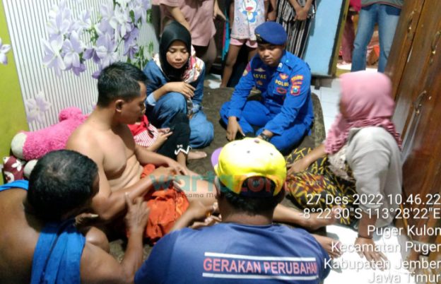 Perahu Pencari Ikan Terbalik di Jember, Satu Orang Nelayan Hilang - Warta Zone