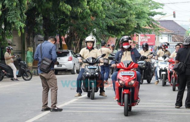 Meriahkan Liga Paralayang, Ratusan Motor Listrik Akan Touring ke Puncak ...