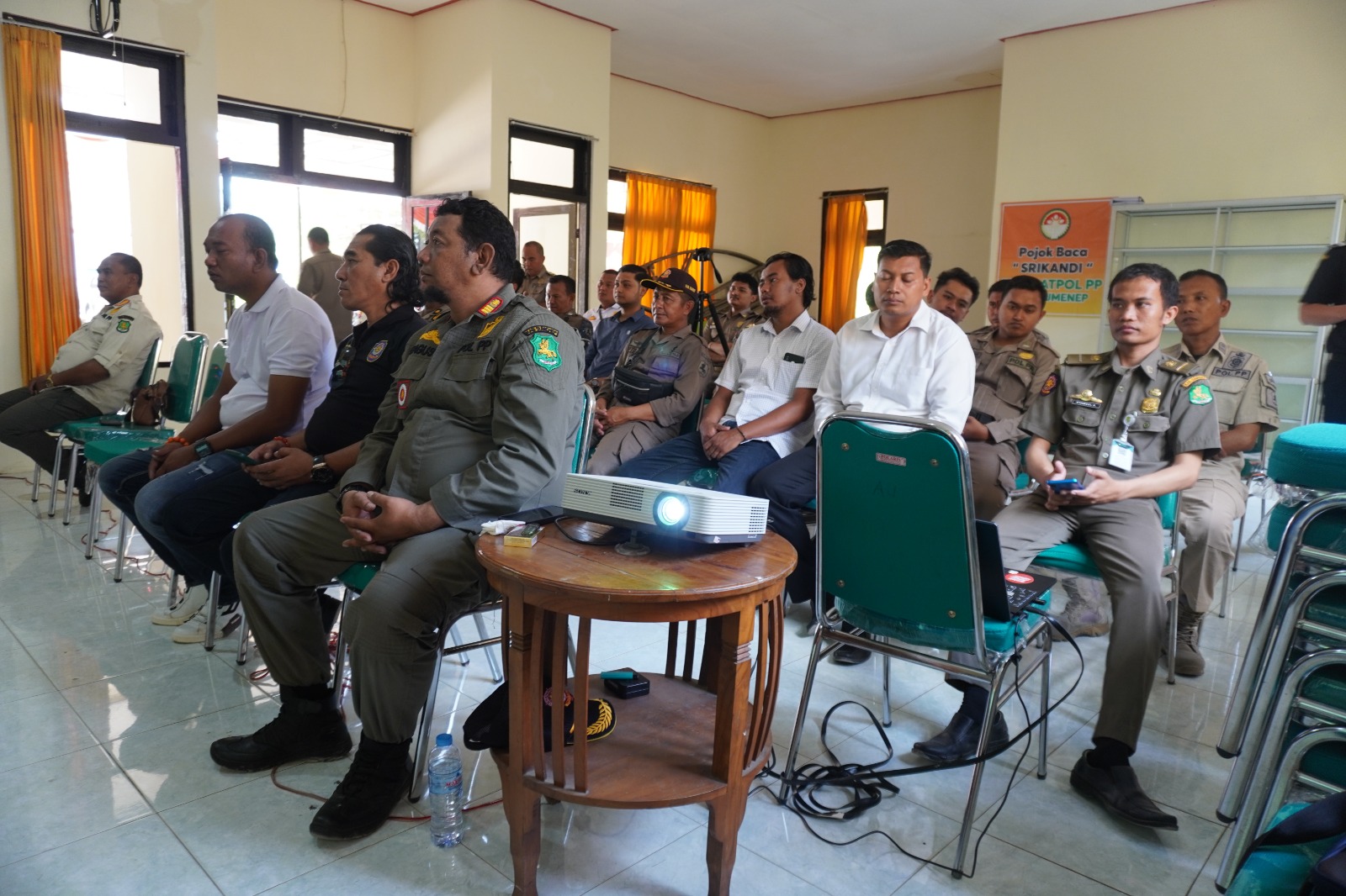 Kolaborasi Satpol PP dan Bea Cukai Madura, Tekan Rokok Ilegal dengan Siroleg - Warta Zone